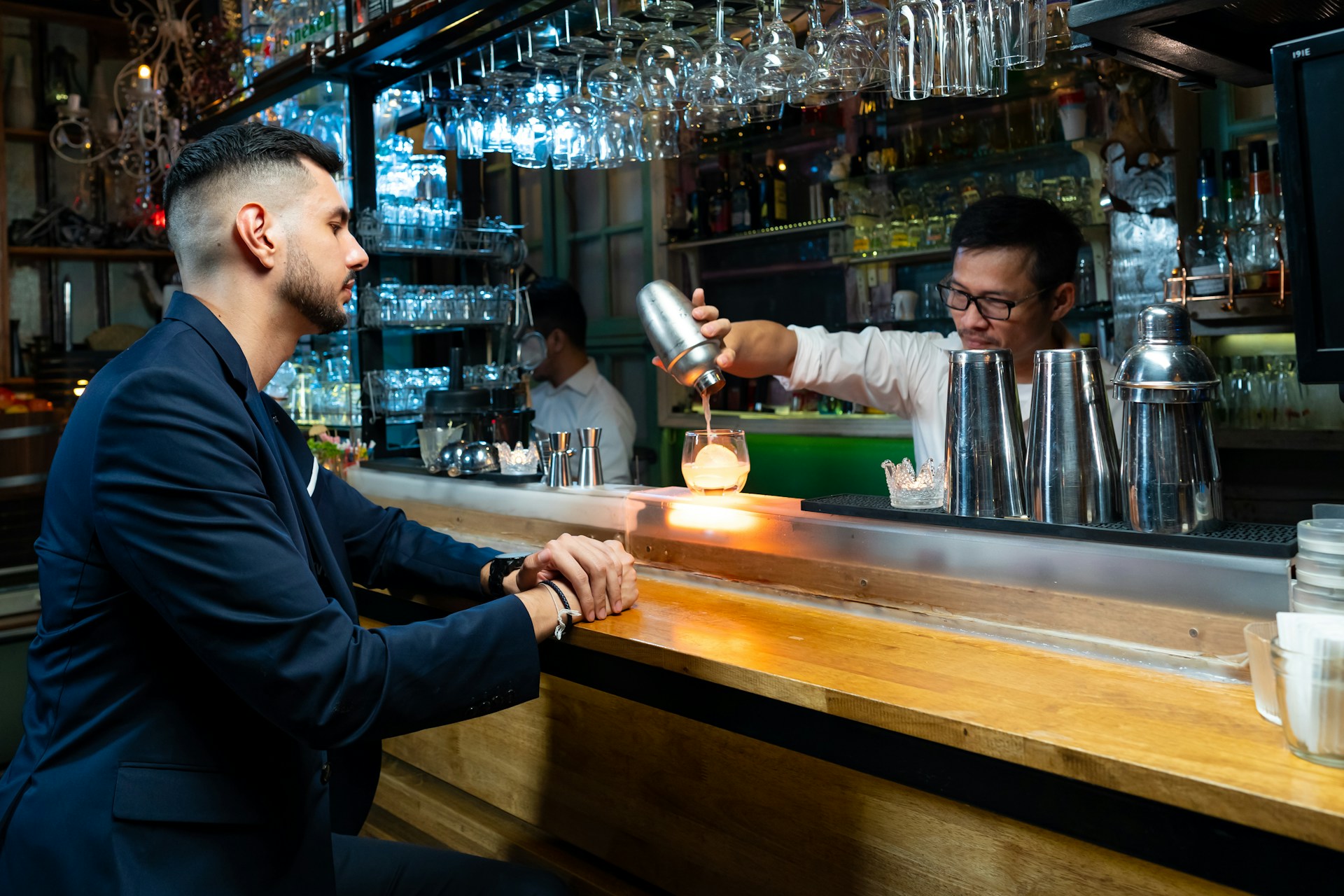 Handling Difficult Customers in Bars
